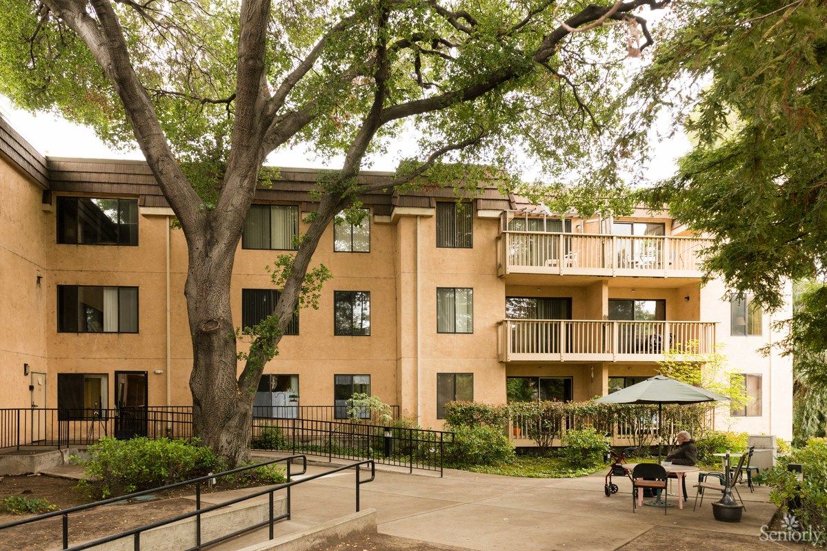 Landmark Villa Senior Residential & Assisted Living - Pricing, Photos ...
