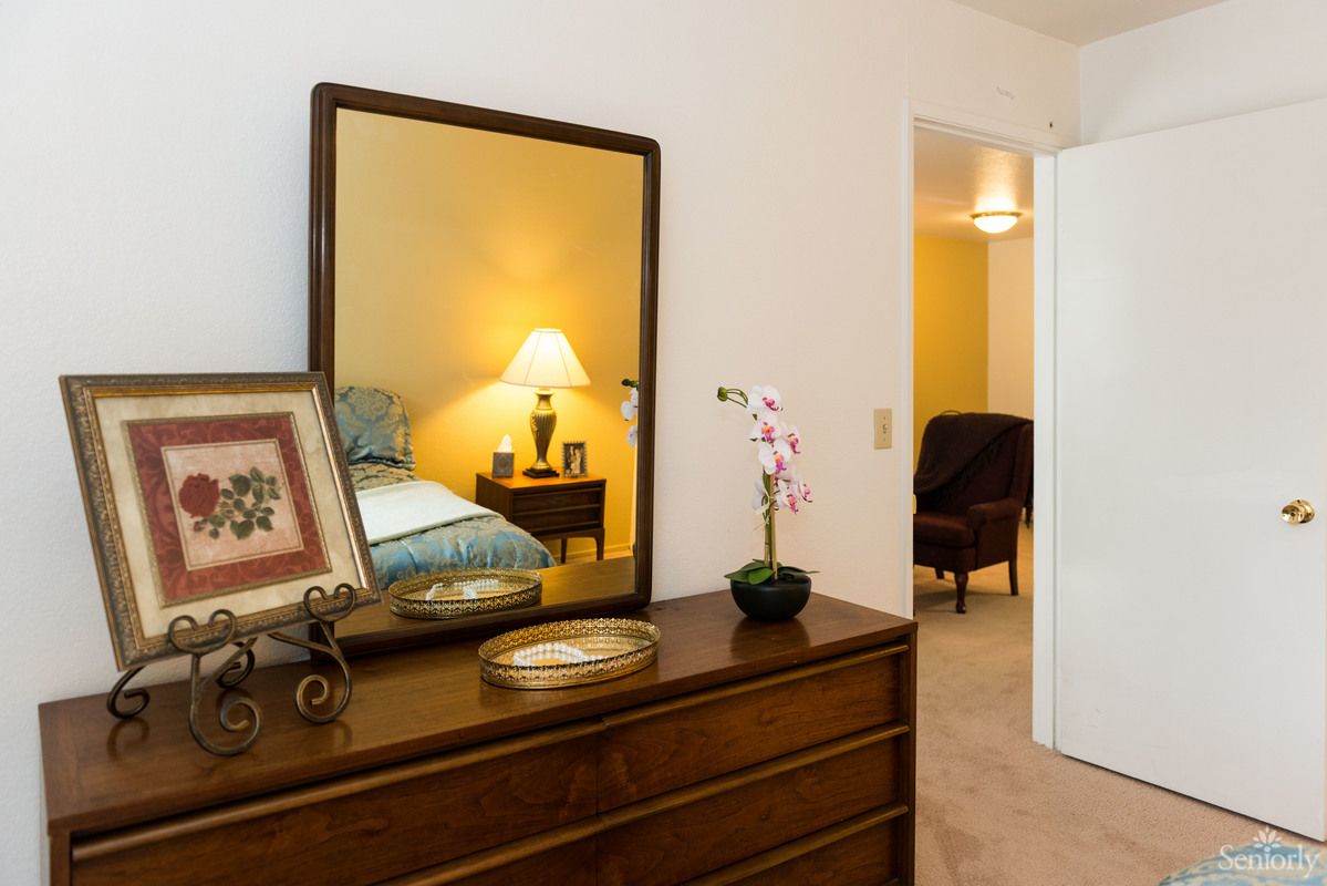 Landmark Villa Senior Residential & Assisted Living - Pricing, Photos ...