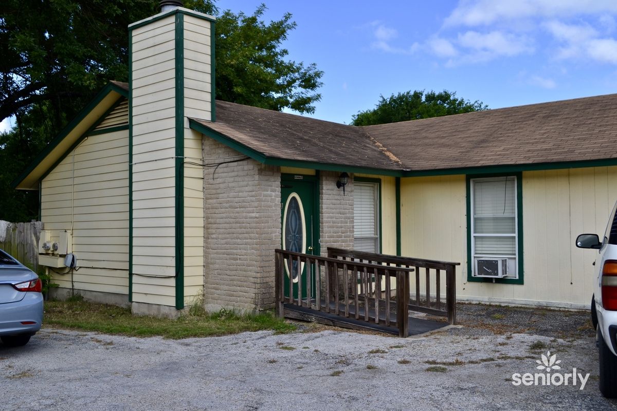 Updated - HORTON'S HELPING HANDS - 2020 Details | Seniorly